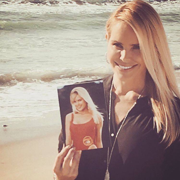 Gena Lee Nolin dio vida a Neely Capshaw en 'Los Vigilantes de la Playa ...