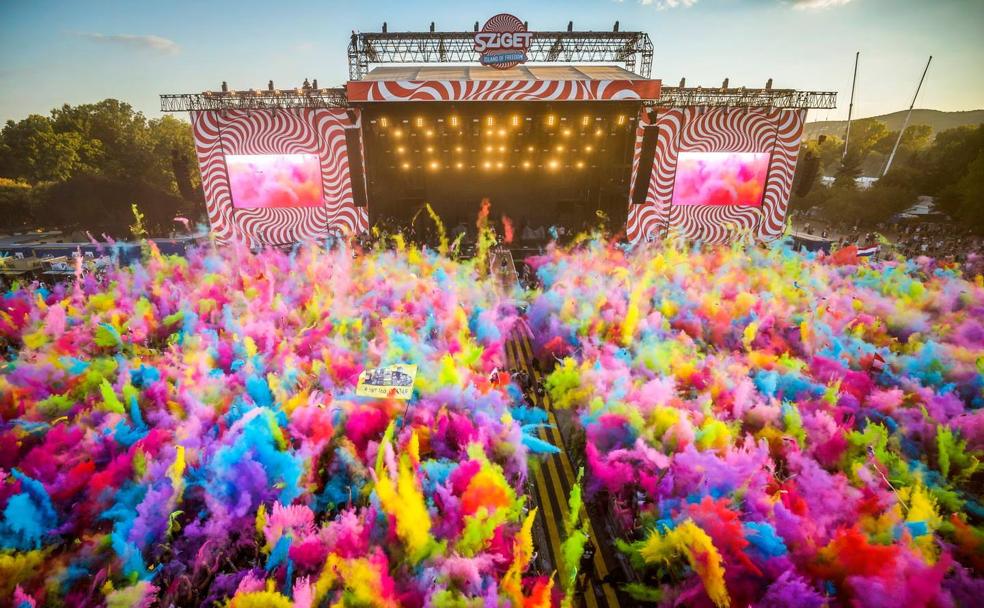 Fiesta de colores en el Sziget Festival de Budapest, en Hungría.