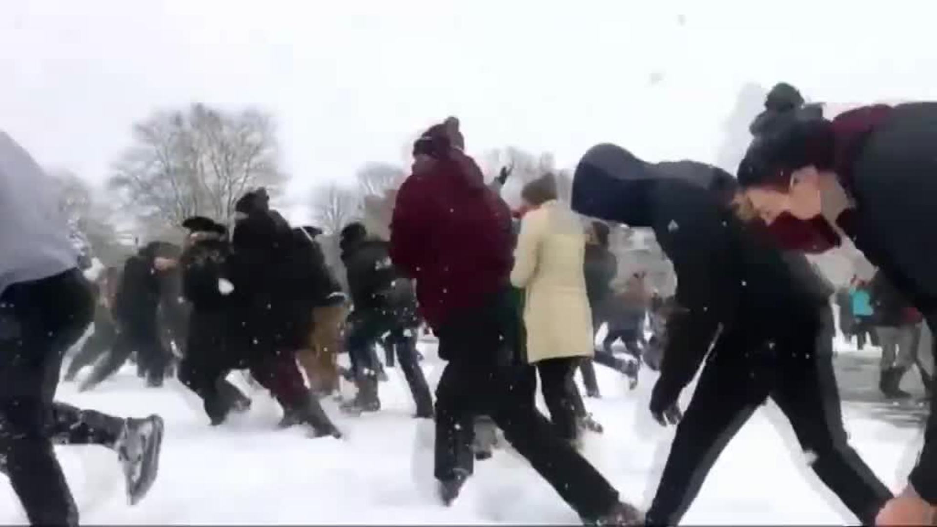 Batalla campal de bolas de nieve tras la gran nevada en el este de EEUU ...