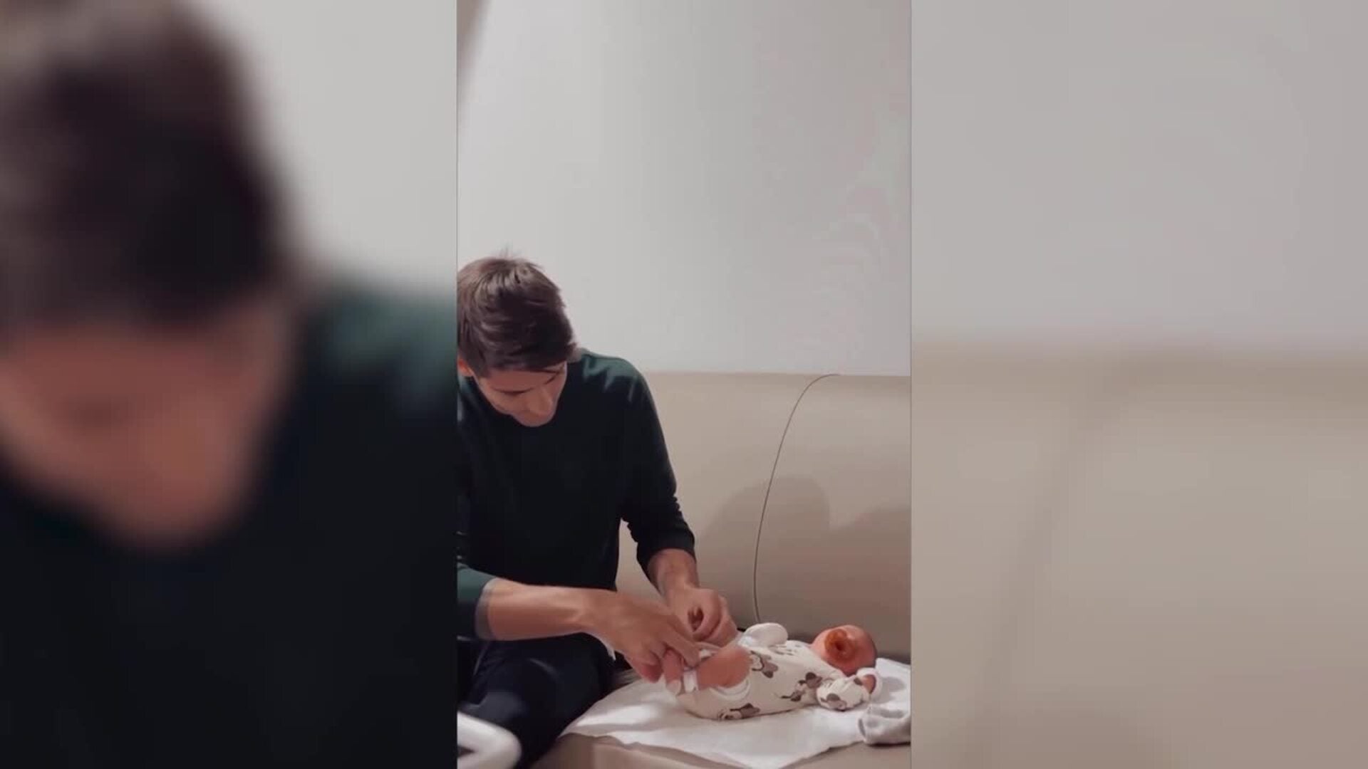 Alice Campello y Álvaro Morata presenta a su hija Bella | El Correo
