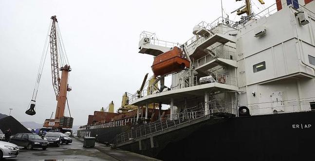 Zarpa de Avilés con destino Bilbao un buque con 4 cuatro polizones a ...